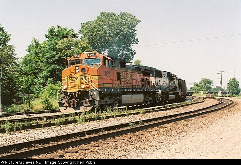 BNSF 5062